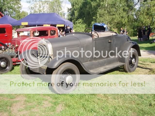 Features - Model A's with fenders and running boards... let's see 'em ...